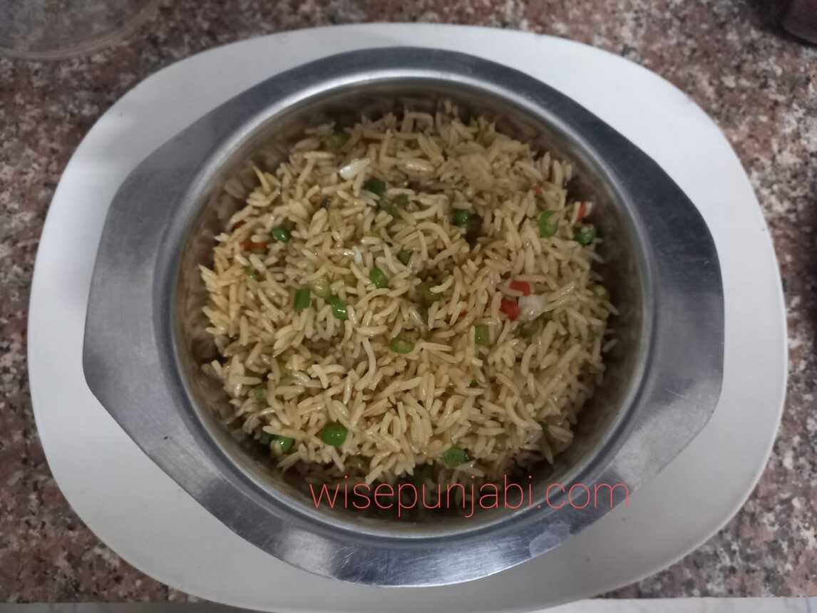 घर पर ऐसे बनाएं वेजिटेबल फ्राइड राइस : Vegetable Fried Rice Recipe ...